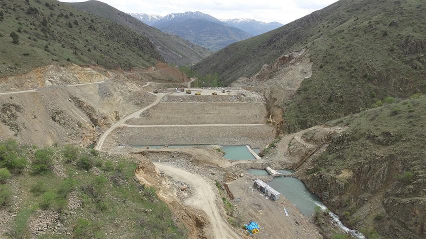 ERZURUM MADEN KÖPRÜBAŞI BARAJINDA ÇALIŞMALAR ARALIKSIZ DEVAM EDİYOR ... ERZURUM MADEN KÖPRÜBAŞI BARAJINDA ÇALIŞMALAR ARALIKSIZ DEVAM EDİYOR ...